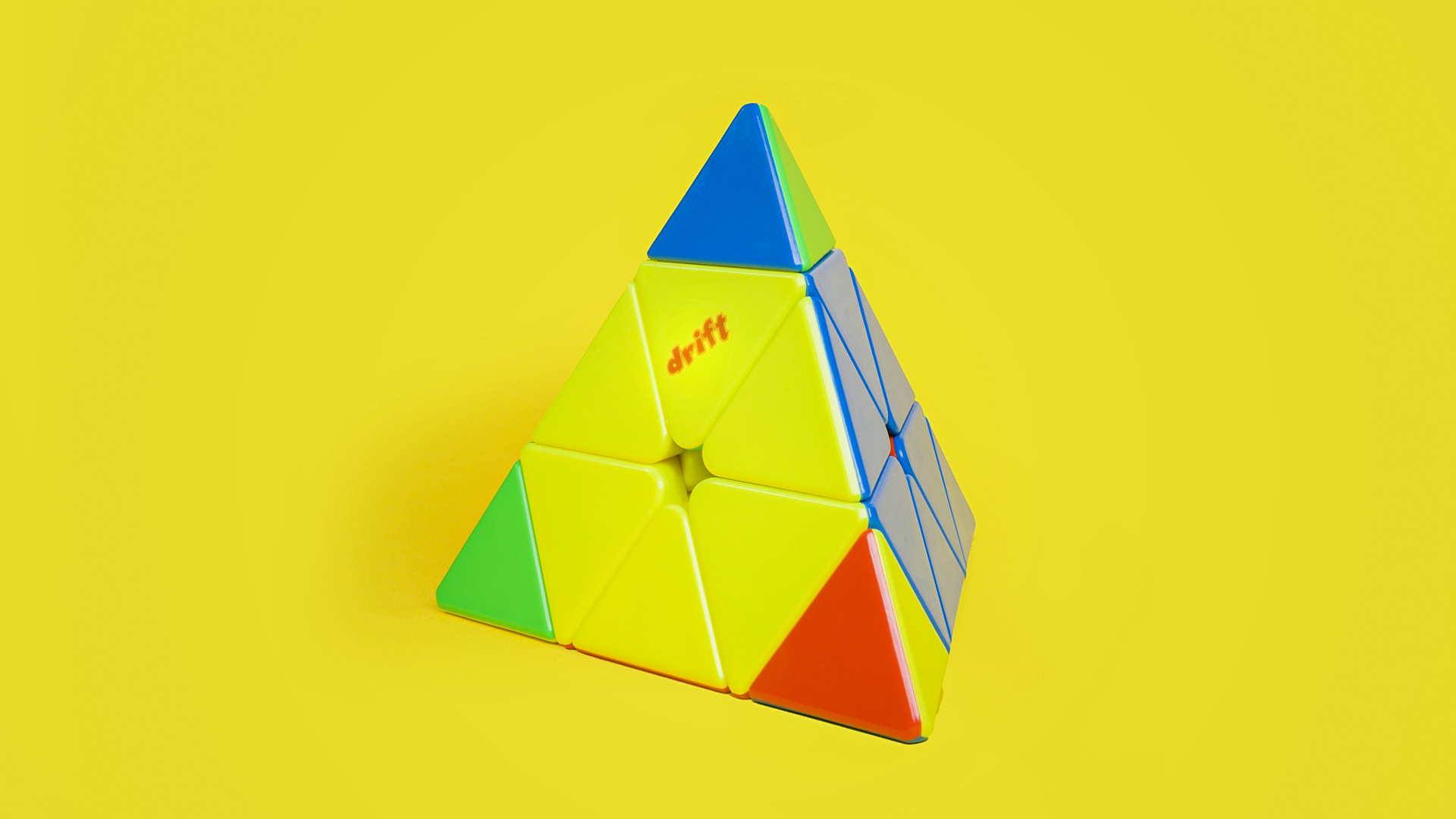 4 Easy Steps To Solve Pyraminx Cube | Cubelelo